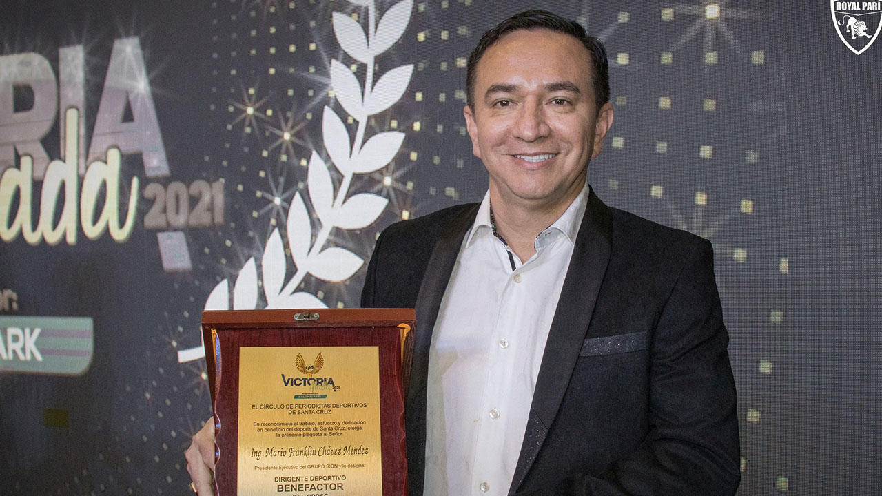 Ing. Mario Franklin Chávez recibe reconocimiento del círculo de ...